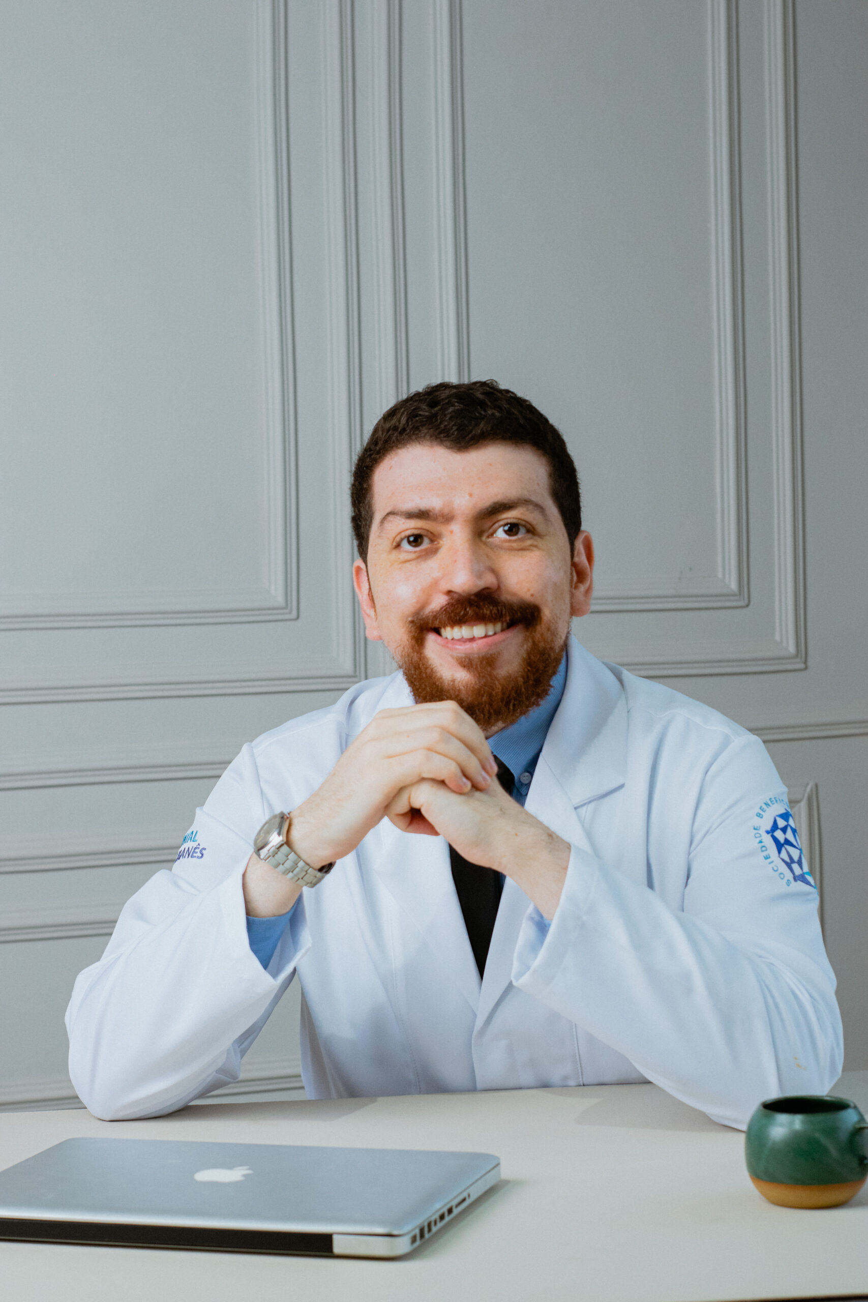 Dr. Elias El Mafarjeh | Sobre o Dr. Elias | Pediatra